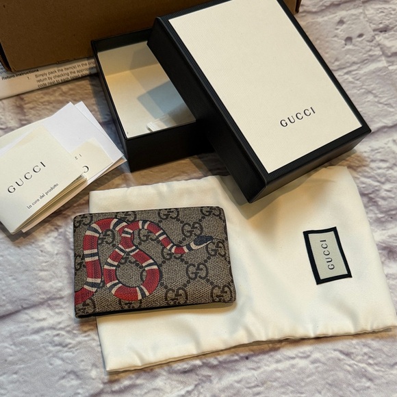 Gucci | Accessories | Gucci Kingsnake Print Gg Supreme Wallet Authentic ...